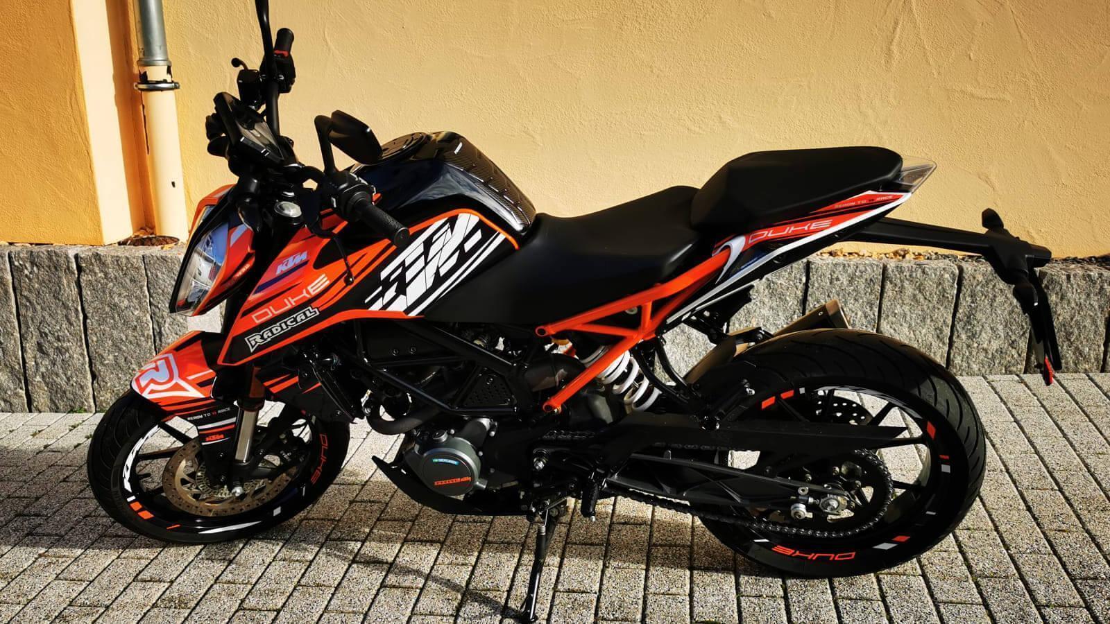 Ktm Duke 125 Radical Racing