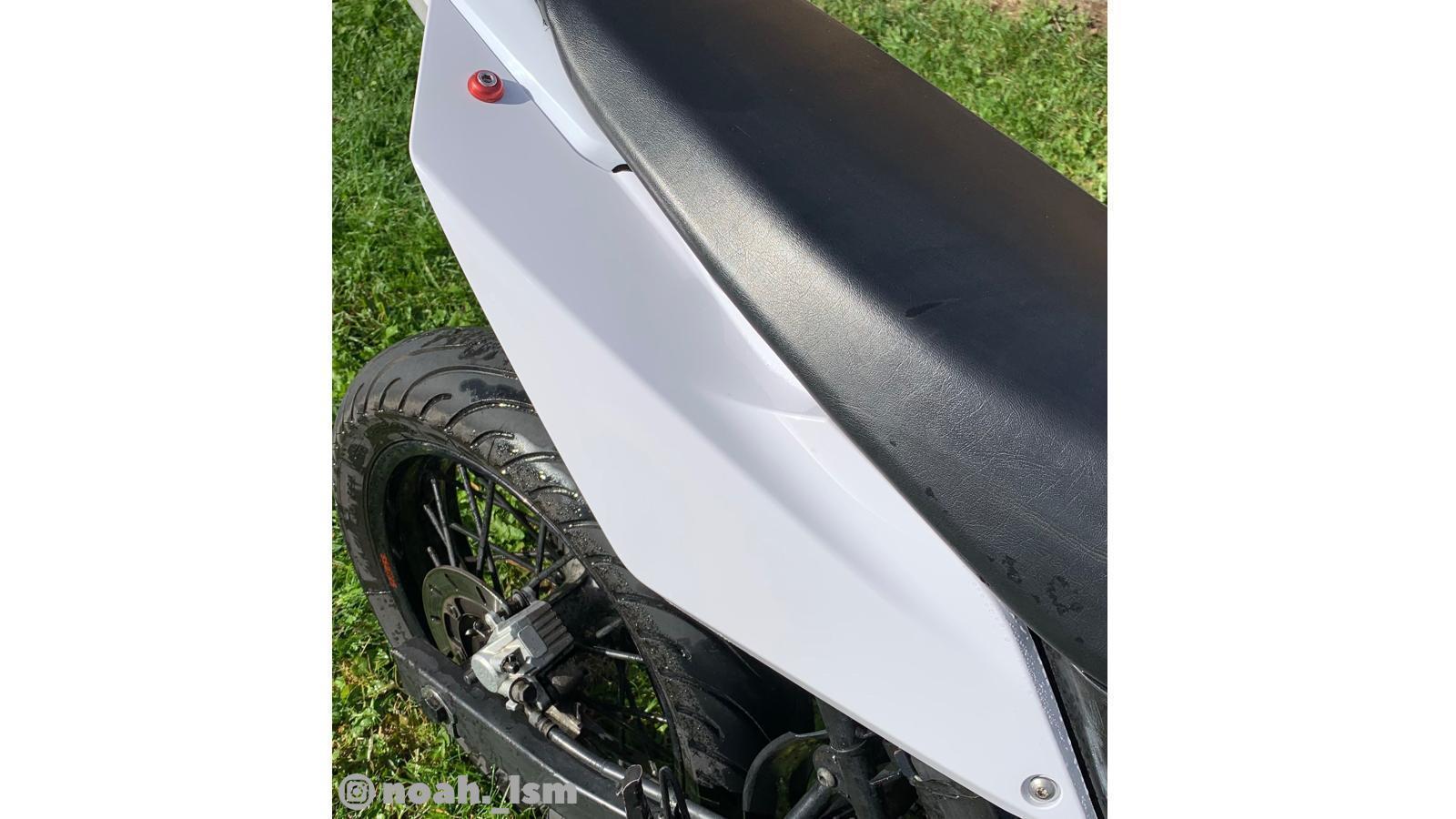 Upper side panel Yamaha OEM Yamaha WR 125, right